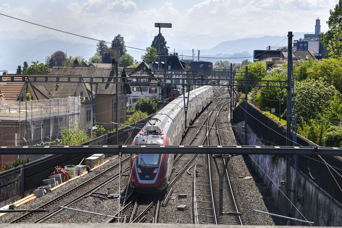 Arbeiten für neue Weiche – Zwischen Thalwil und Rüschlikon fallen die ...