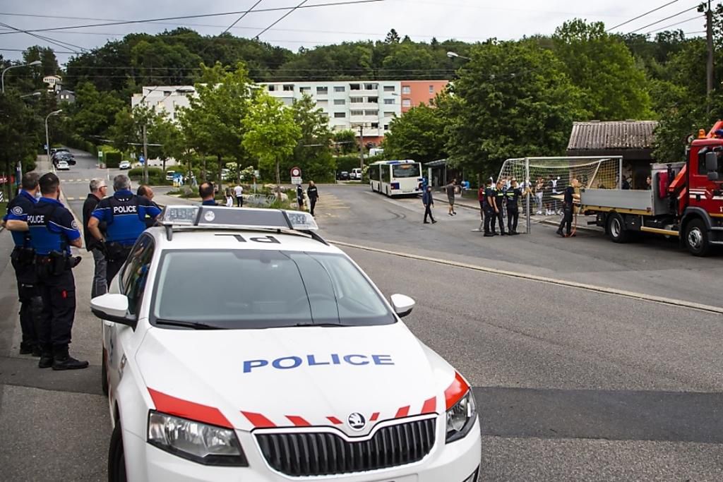 Lausanne: La police empêche un nouveau match sauvage - Le Matin