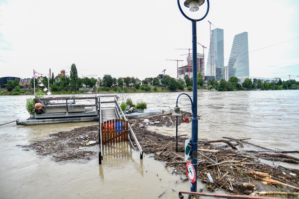 Hochwasser in Basel – Rheinpegel erreicht kritisches Niveau | Basler ...