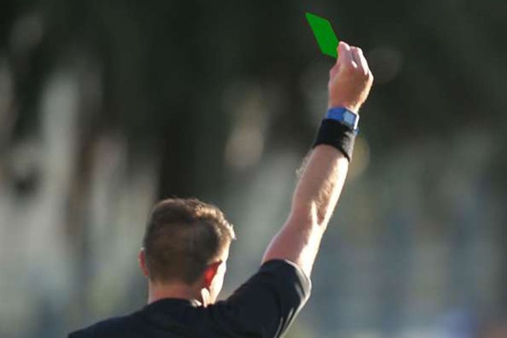 Football: Le premier carton vert de l'histoire délivré en Italie - Le Matin