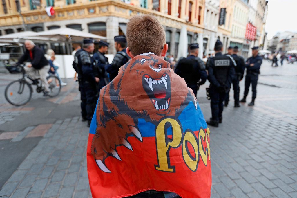 Euro 2016 – Hooligans russes: des «combattants qui tuent» | Tribune de ...