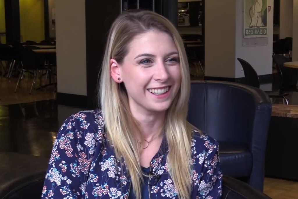 Interview: Laura Laune: «J'aime beaucoup les insultes gratuites» - Le Matin