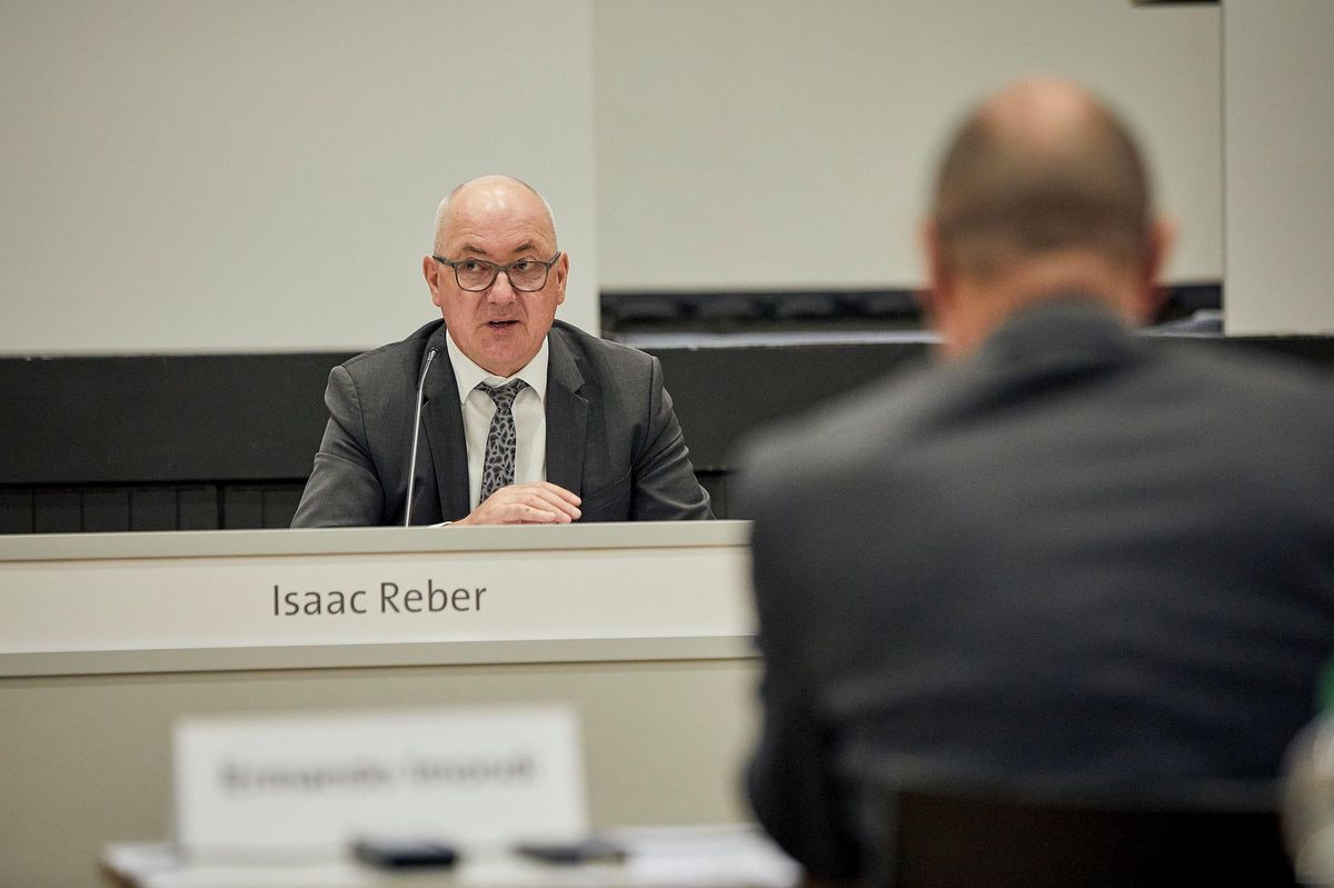 Landrats-Scheinwerfer – Parlamentarier nehmen Isaac Reber ins ...
