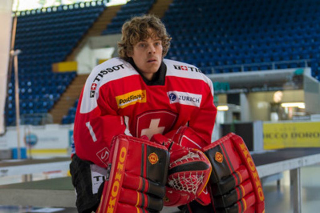 Hockey sur glace: Jonas Hiller signe pour trois ans avec le HC Bienne ...