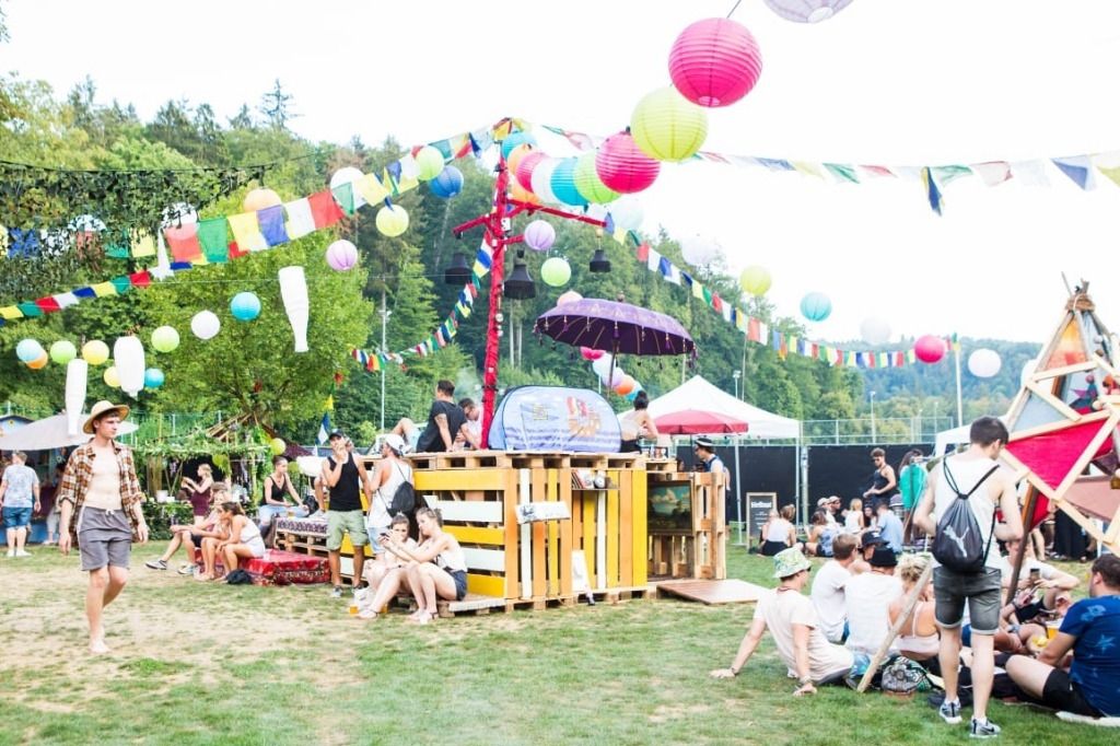 Open-Air-Party am Reitplatz sorgt für Freinacht | Der Landbote