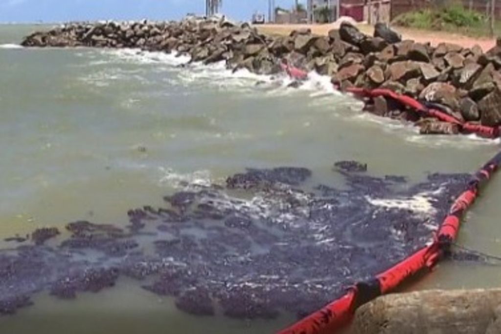 Brésil: Une marée noire pollue 130 plages - Le Matin