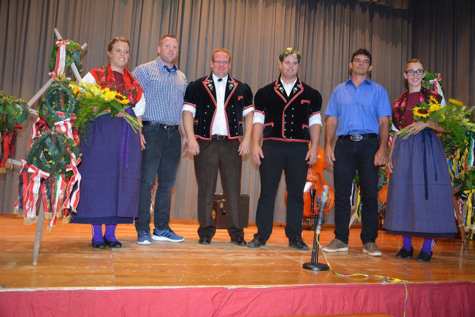 Schwinger Simon Anderegg für seinen 100. Kranz geehrt | Berner Oberländer