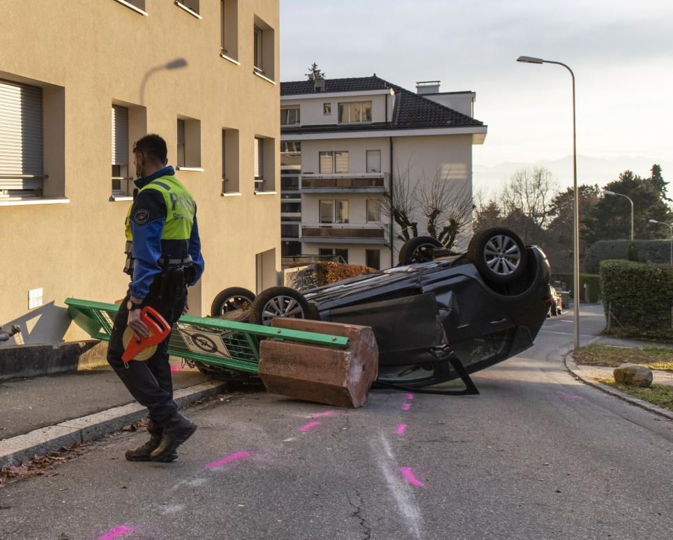 Accident de la route à Lausanne – Incident routier spectaculaire dans ...