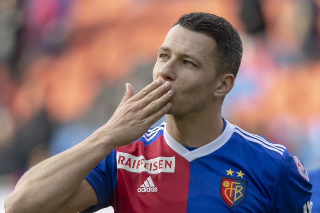 Marek Suchy verabschiedet sich von der Fussballbühne des FCB | Basler ...