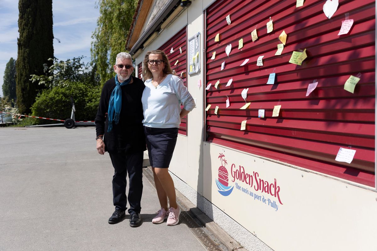 Buvette du port de Pully: Fermé, le Golden Snack est couvert de Post-it ...