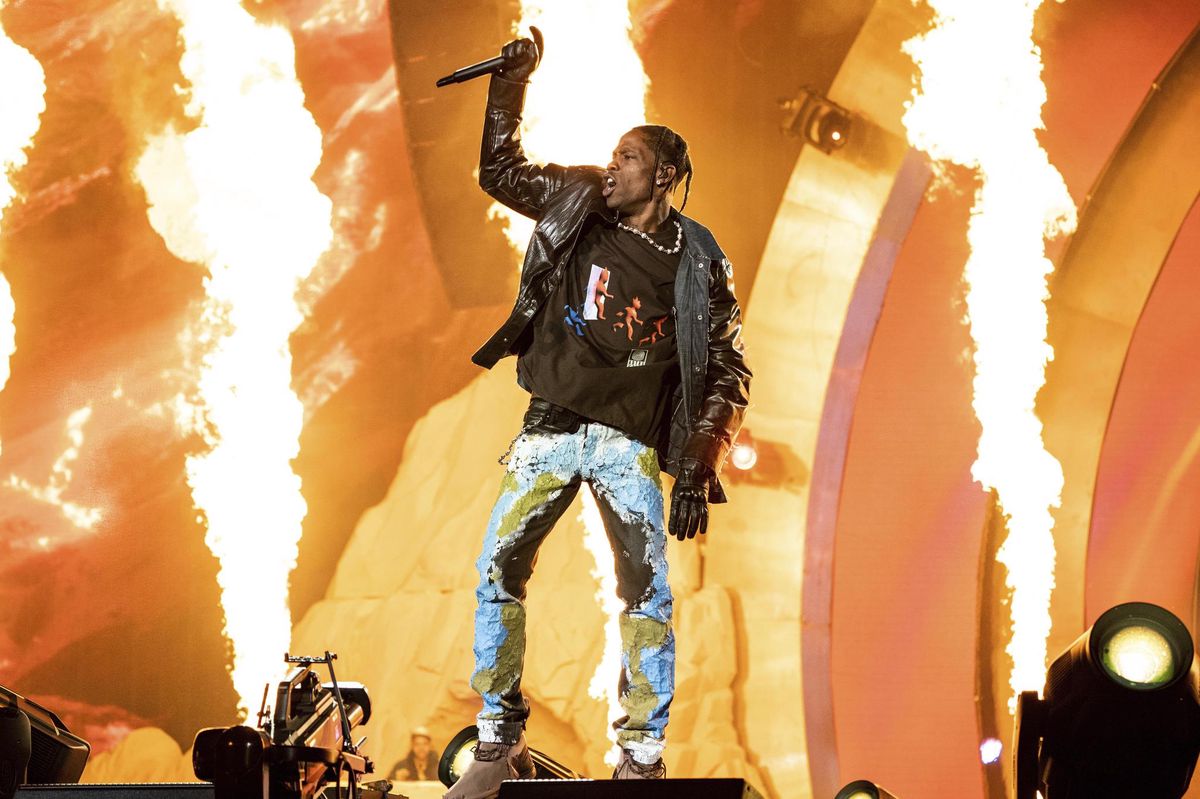 Massenpanik an Konzert - Travis Scott verliert die Kontrolle, seine ...