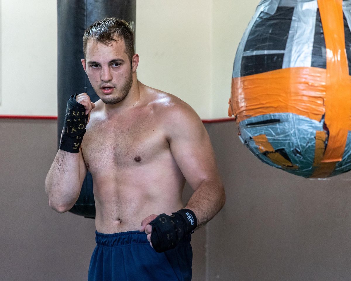 Boxe: Malgré son handicap, il se rêve pro face à des valides - L'essentiel