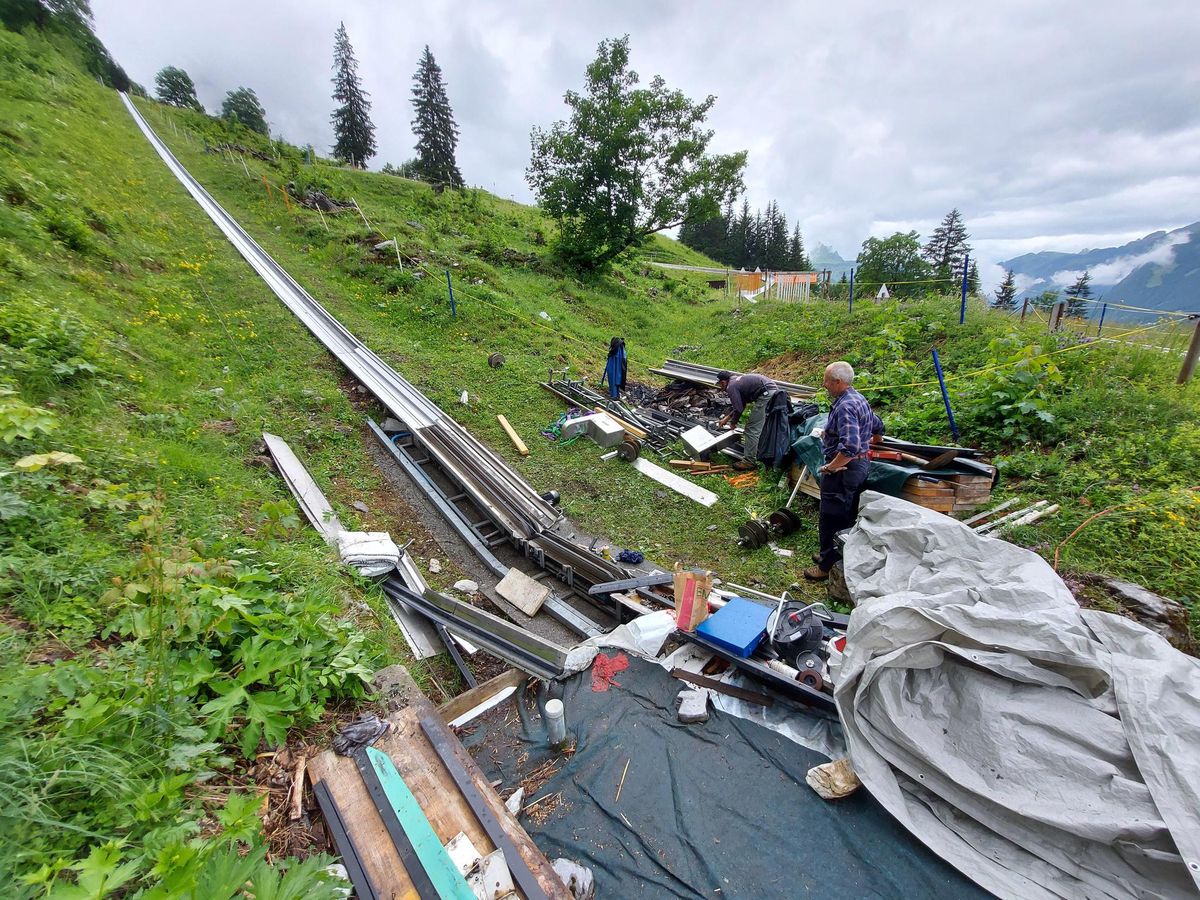Rodelbahn auf der Pfingstegg - Spuren des Winters beseitigt