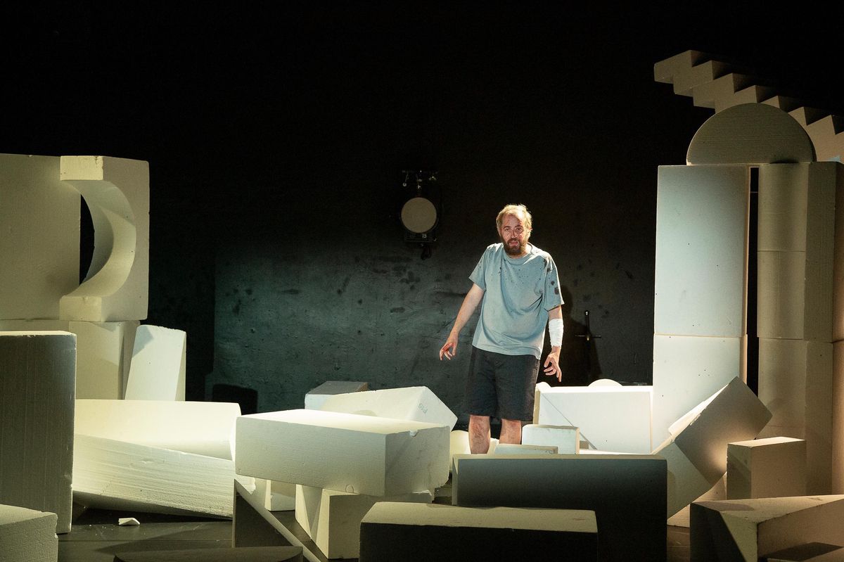 Critique de spectacle à Lausanne: A l’Arsenic, «L’Apocalypse» selon ...