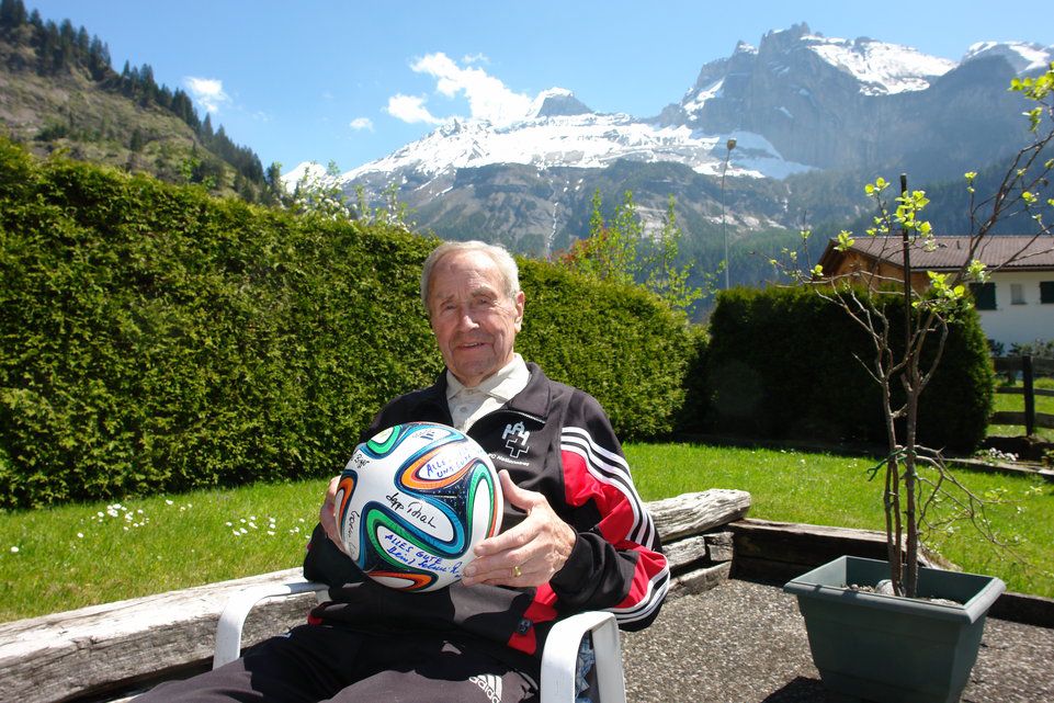 Die Fussballfamilie gratuliert YB-Legende Walter Eich | Berner Zeitung