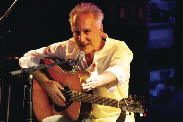 Création insolite genevoise: Alain Monney transforme une pelle en ...