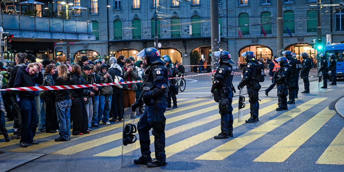 Anti WEF Demo Bern: Linksautonome protestieren in der Stadt