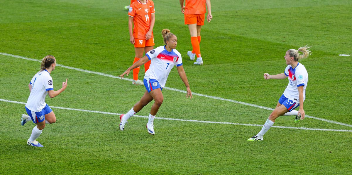 Bridgit mendler nude easy communication, excellent