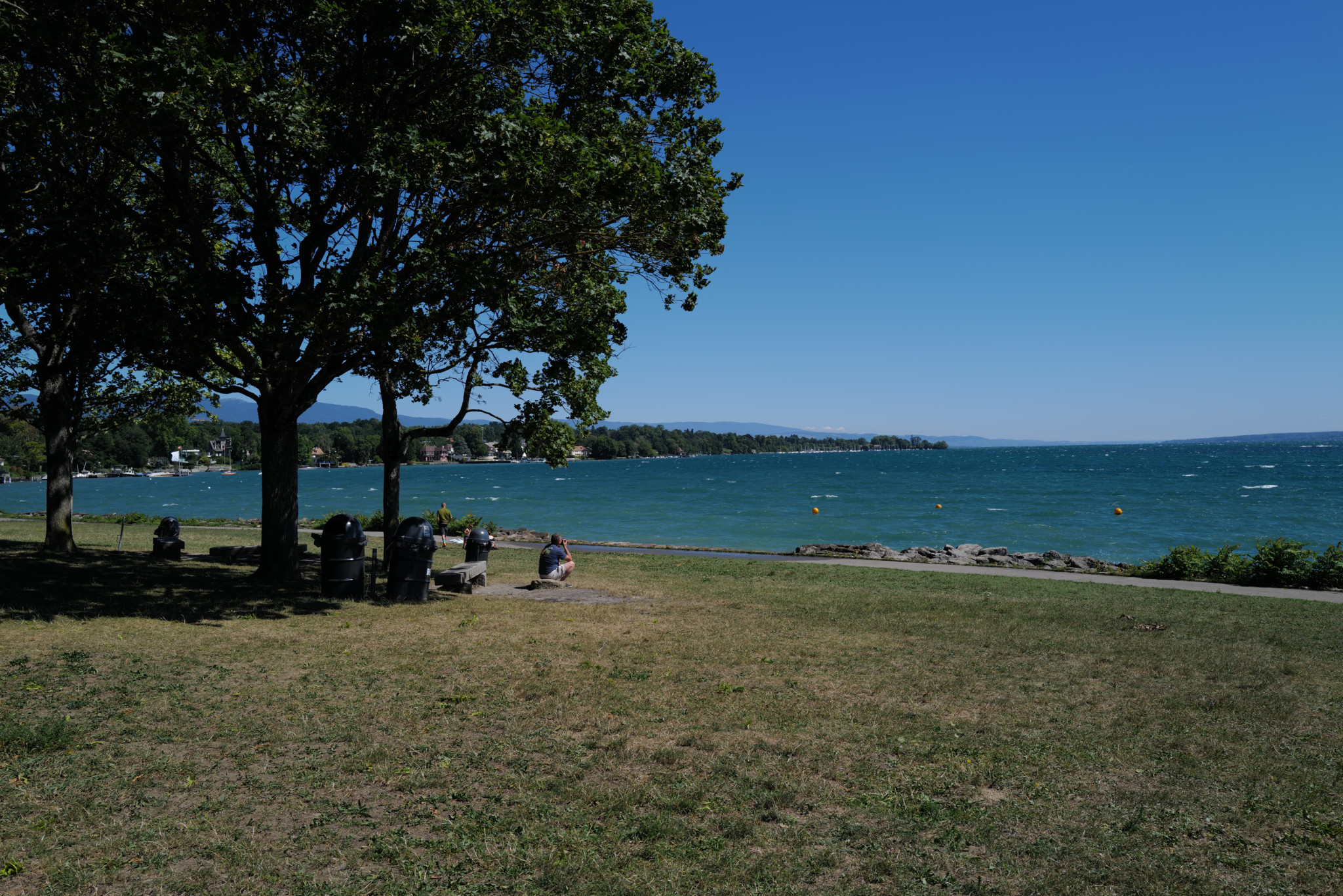 Vengeron: la plage de Genève rouvre après la pollution