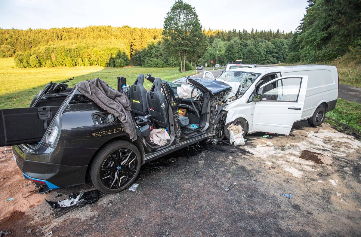 Deutschland: Nach tödlichem Unfall mit Testwagen widerspricht BMW der ...