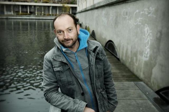 Ses photos soignent les Roms | Tribune de Genève