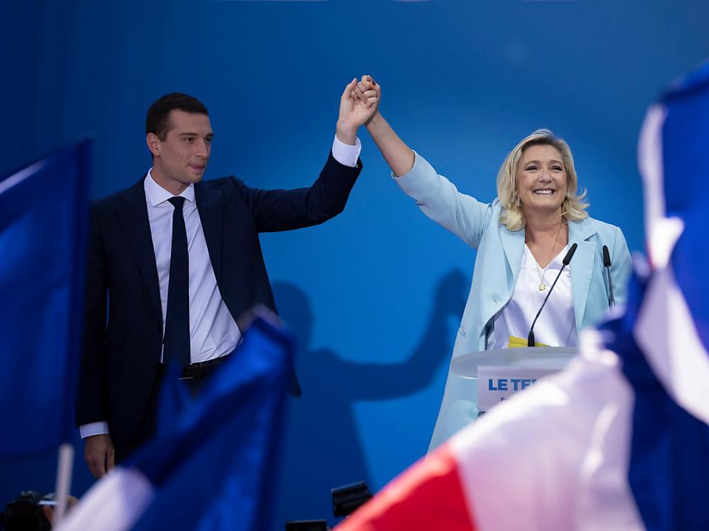 Extrême droite française: Bardella succède à Marine Le Pen à la tête du ...
