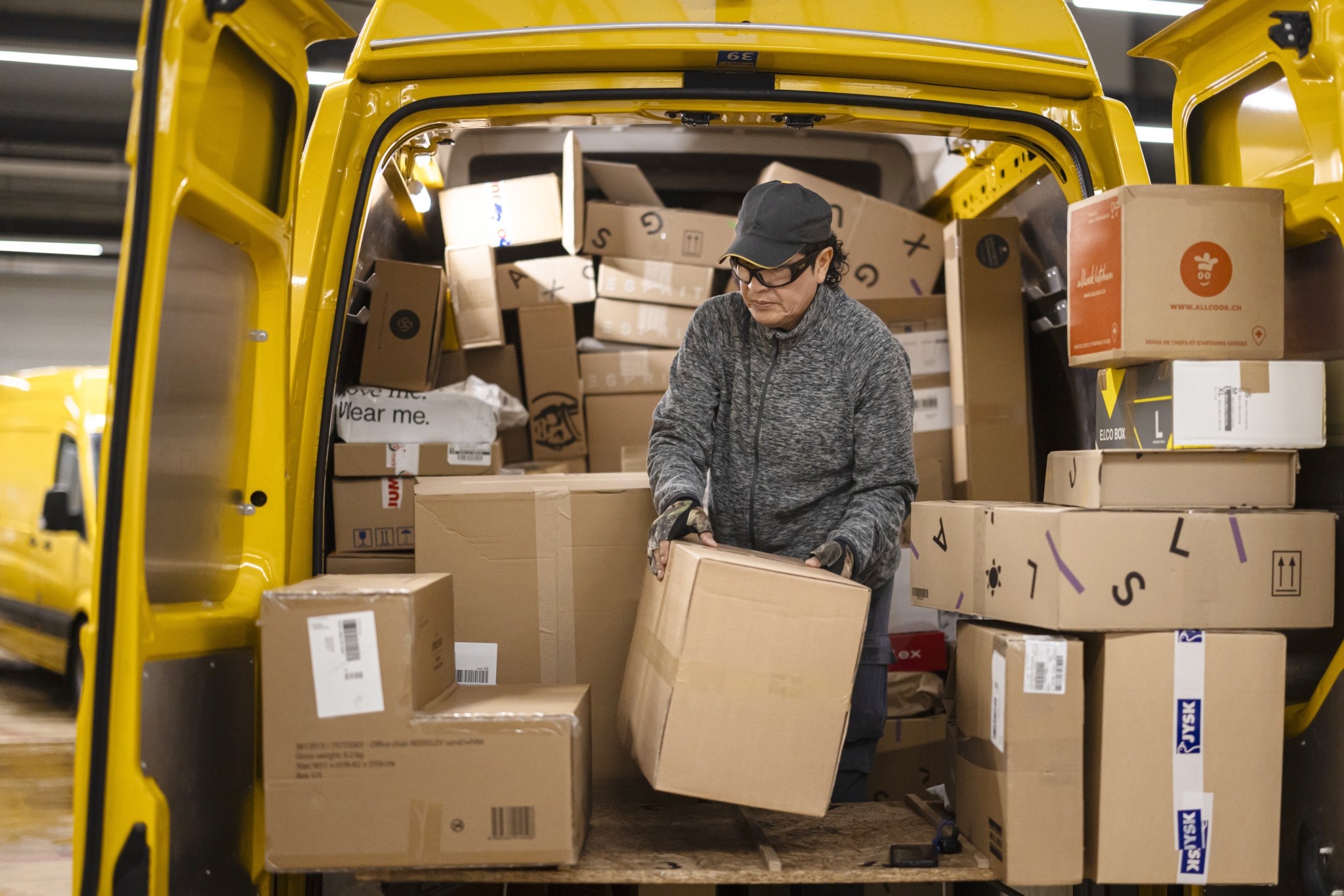 Suisse: 57 colis par an et par habitant commandés en ligne