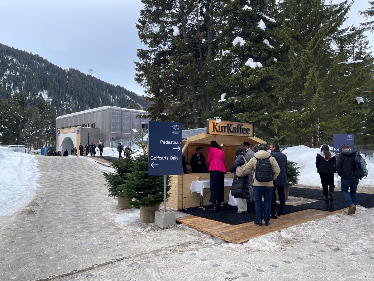 WEF in Davos: Sie schuften in der Kälte für die Mächtigen | Tages-Anzeiger