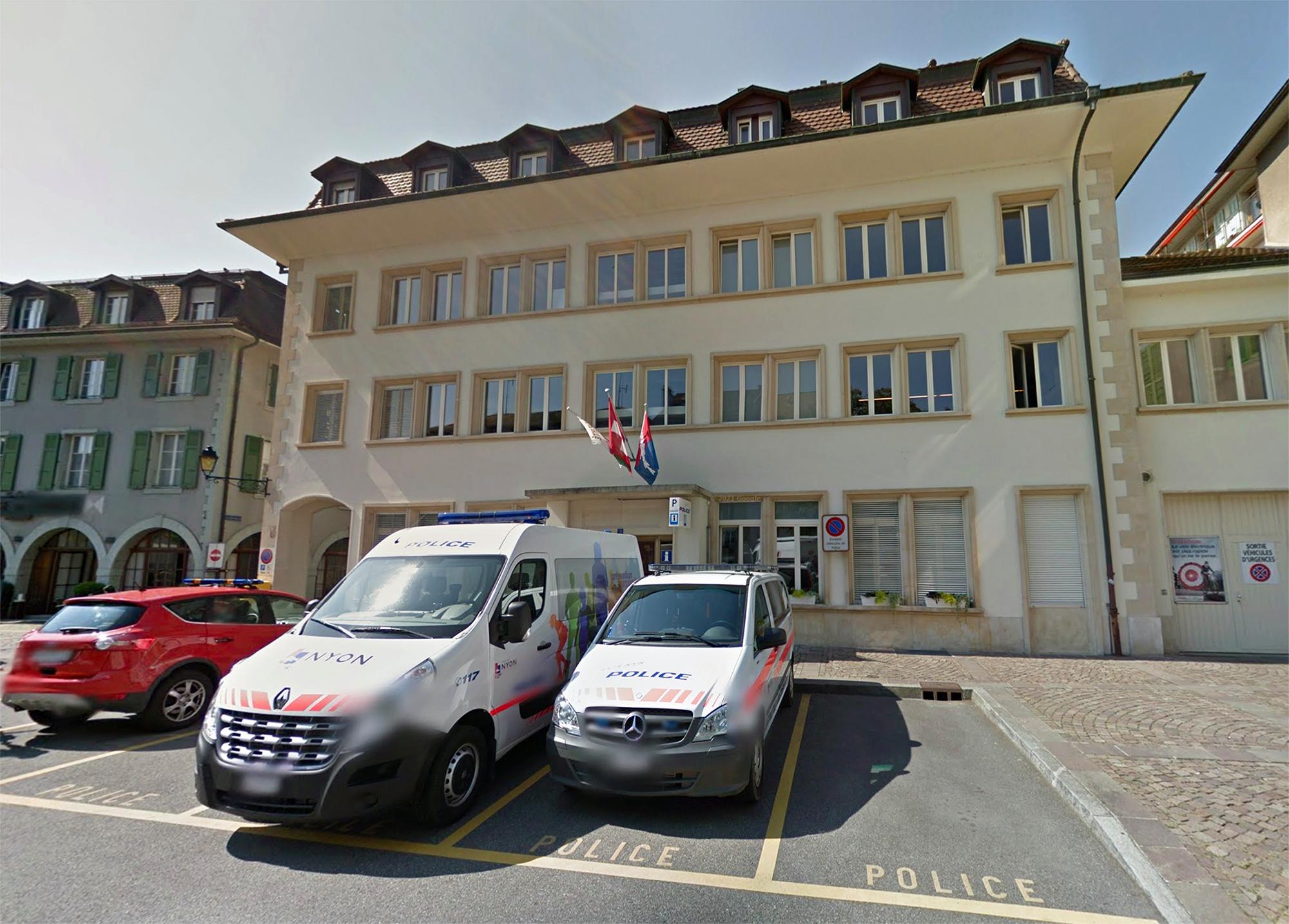 Fait divers à Nyon (VD): Un policier chauffard s’est présenté ivre au ...