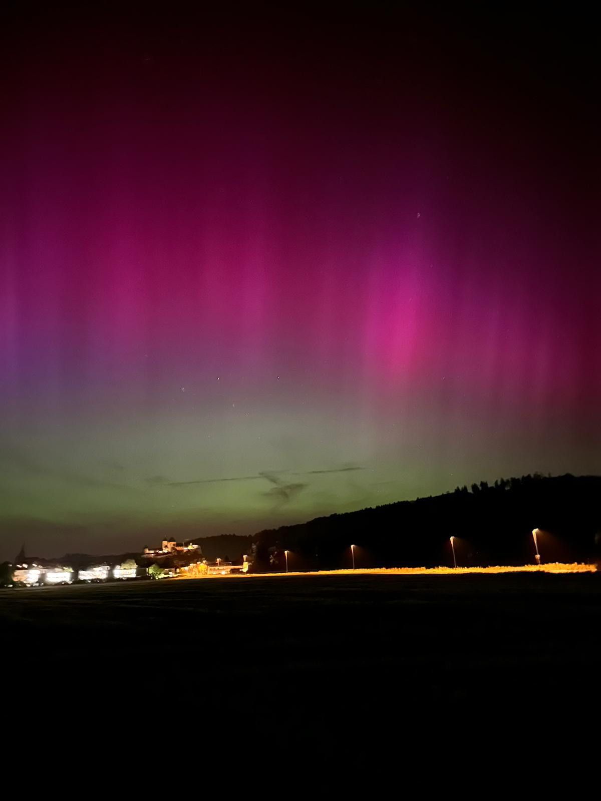 Polarlichter im Kanton Bern: Sonnensturm sorgt für Naturspektakel | Berner Zeitung
