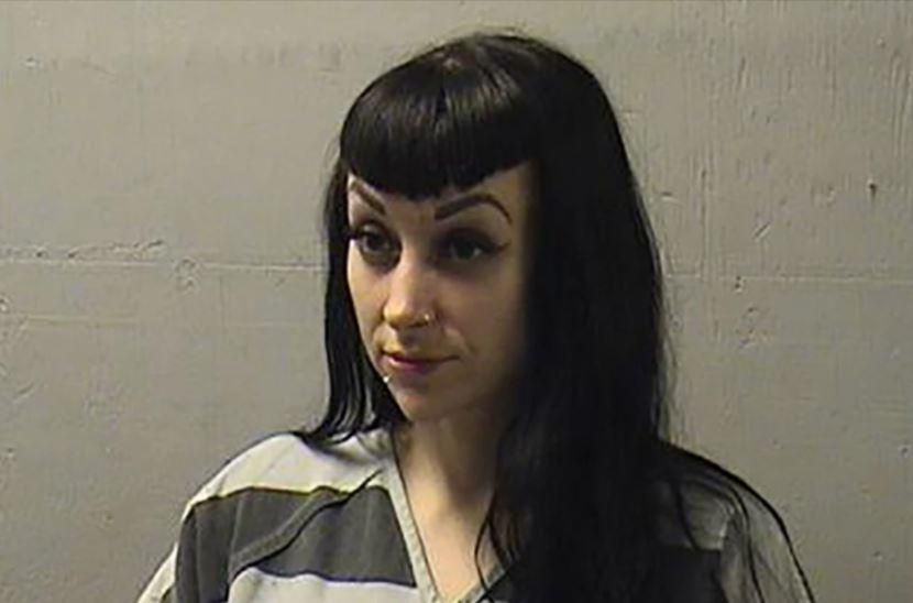 US-Priester (39) filmte sich beim Dreier mit zwei Dominas auf dem Altar ...