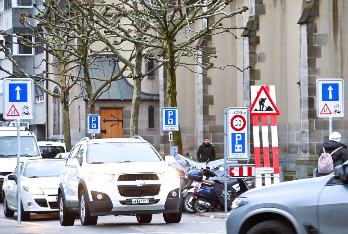Güterstrasse Basel: Neue Verkehrsregelung Heiliggeistkirche | Basler ...