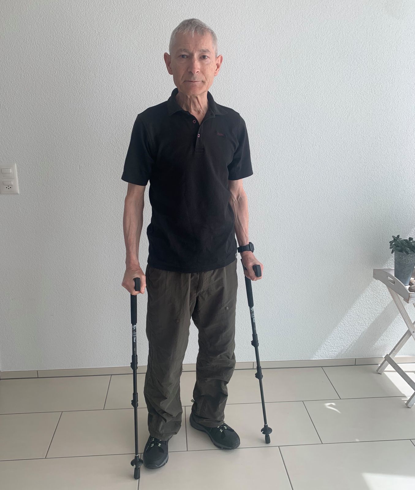 Armin Furrer: Luzerner Erfinder designt «revolutionären» Wanderstock ...