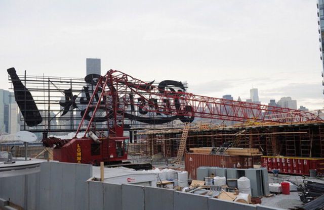 New York – Une grue s'effondre sur un chantier: 7 blessés | 24 heures