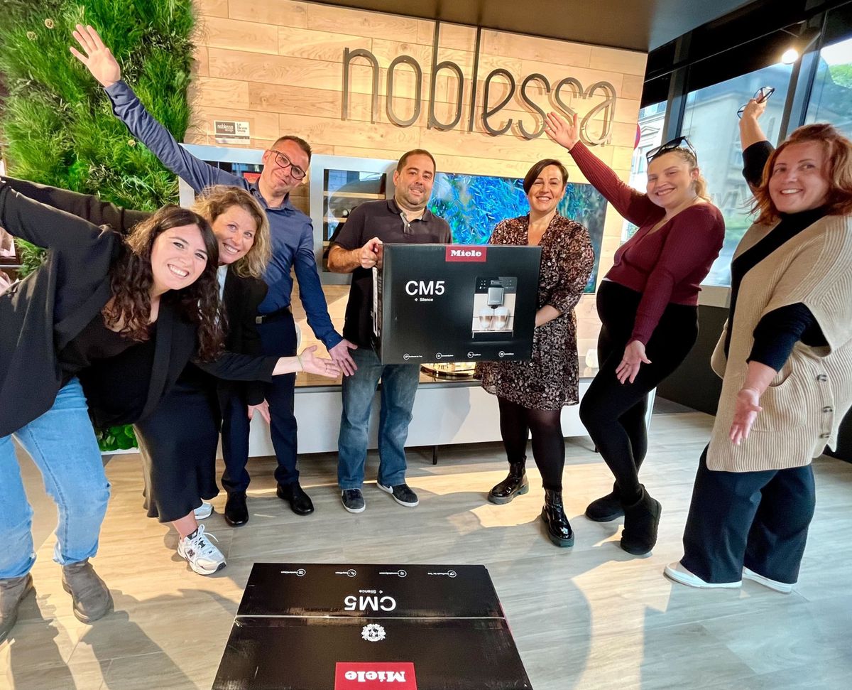 Grâce à Noblessa: Une nouvelle machine pour savourer le café en lisant ...