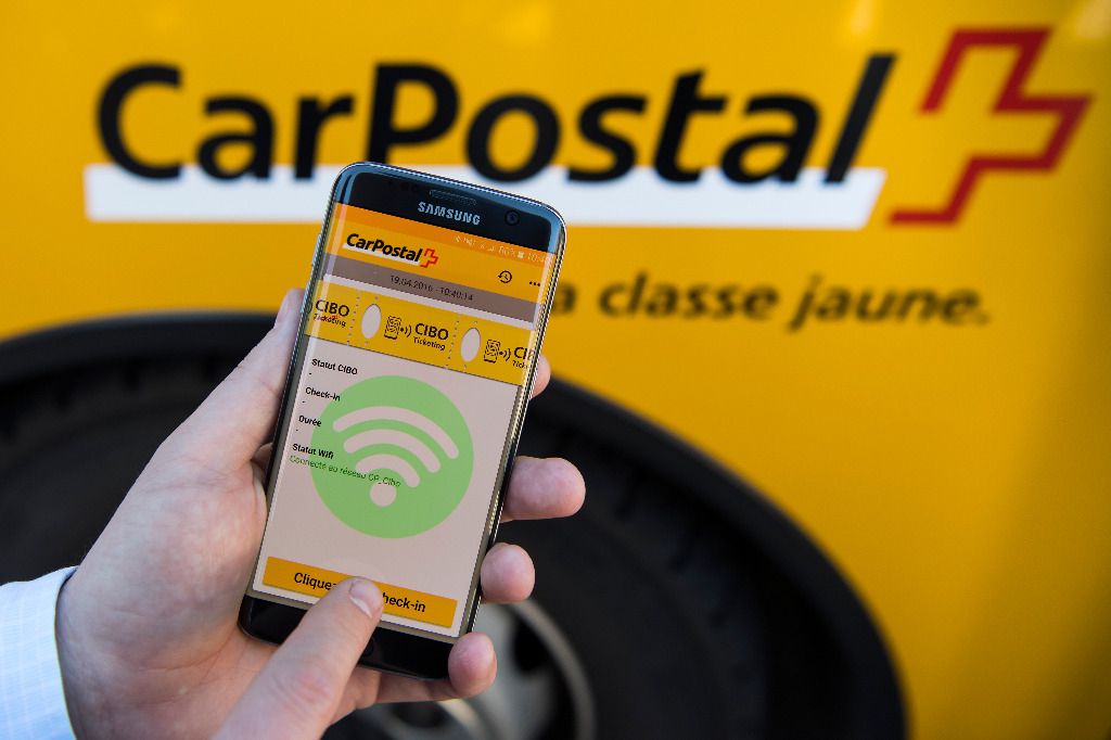 CarPostal teste en Valais le billet de bus à crédit | Tribune de Genève