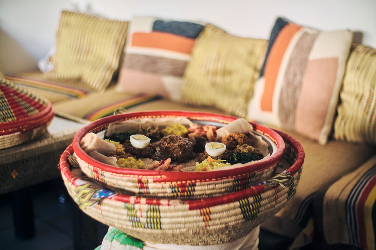 Restaurant Liyu in Zürich: Äthiopisch essen – zum Finger­abschlecken gut | Tages-Anzeiger