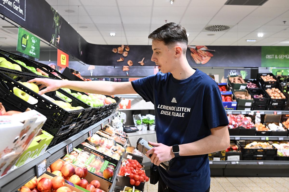 Glattzentrum in Wallisellen: Lernende übernehmen Aldi-Filiale | Tages ...