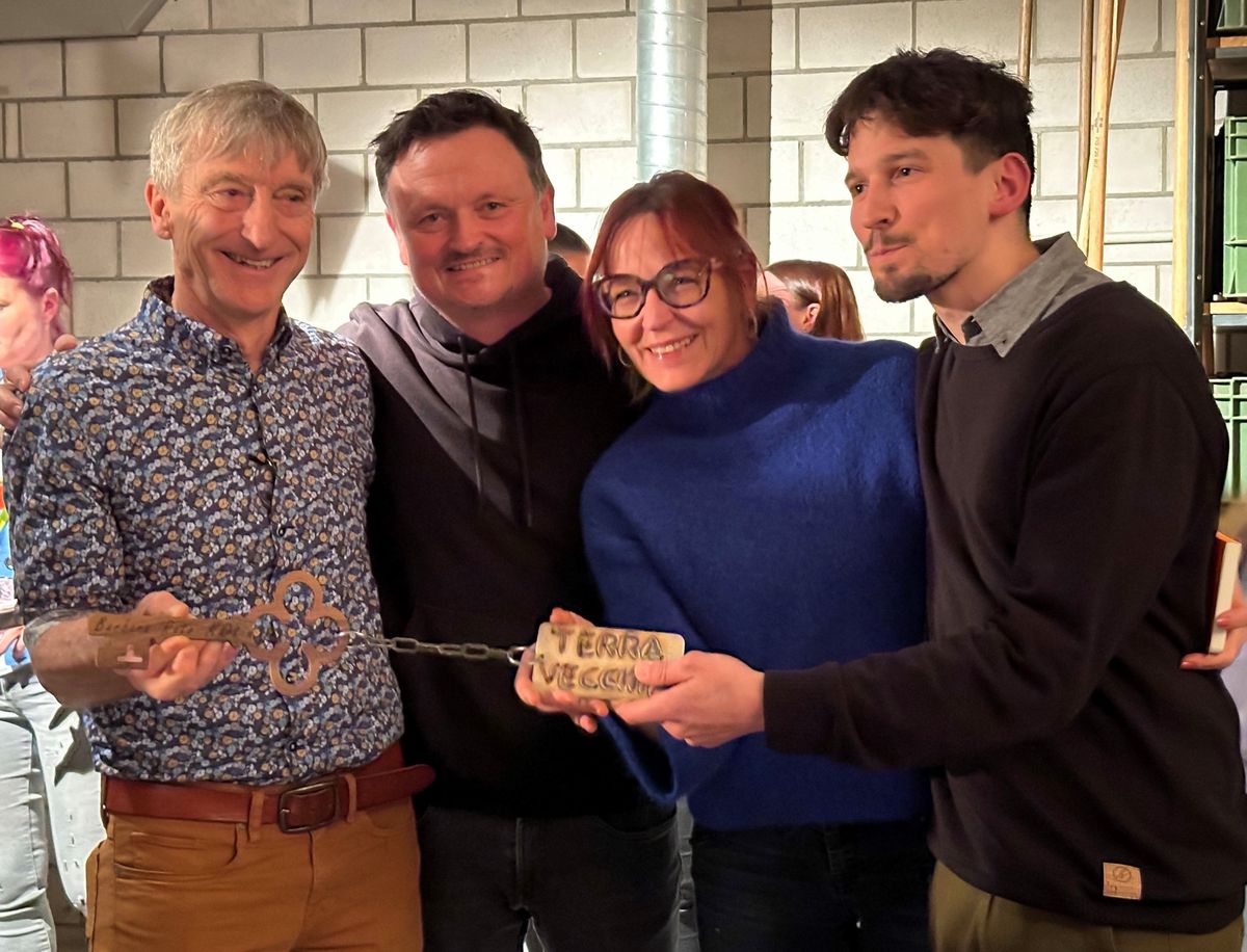 Stiftung in Brienzwiler: Schlüsselübergabe bei Terra Vecchia | Berner ...