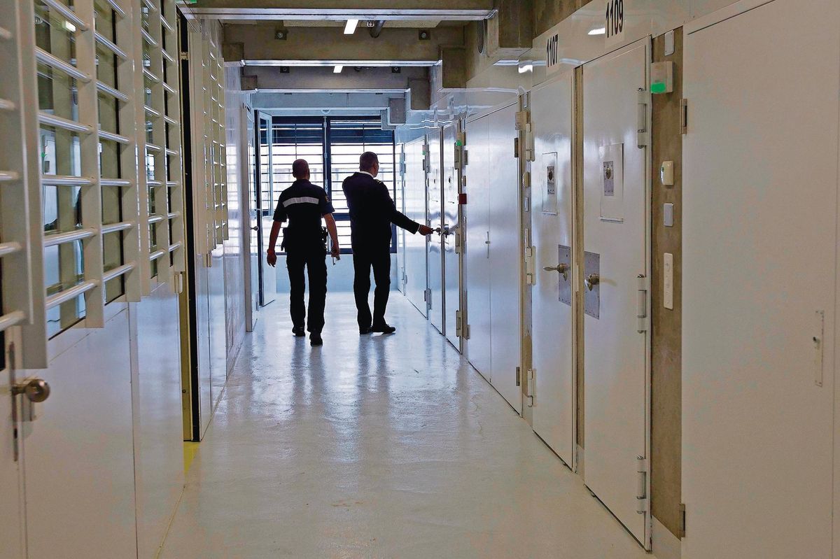 Prison: Détruire Champ-Dollon avant 2030? | Tribune de Genève