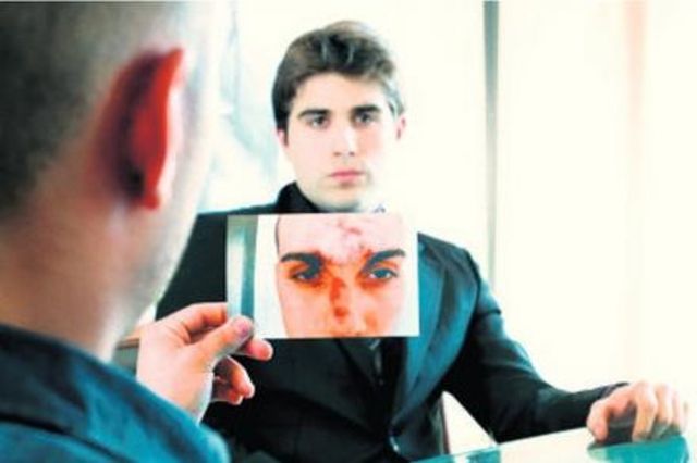 «J'étais par terre, sans défense, des policiers m'ont frappé» | Tribune de Genève