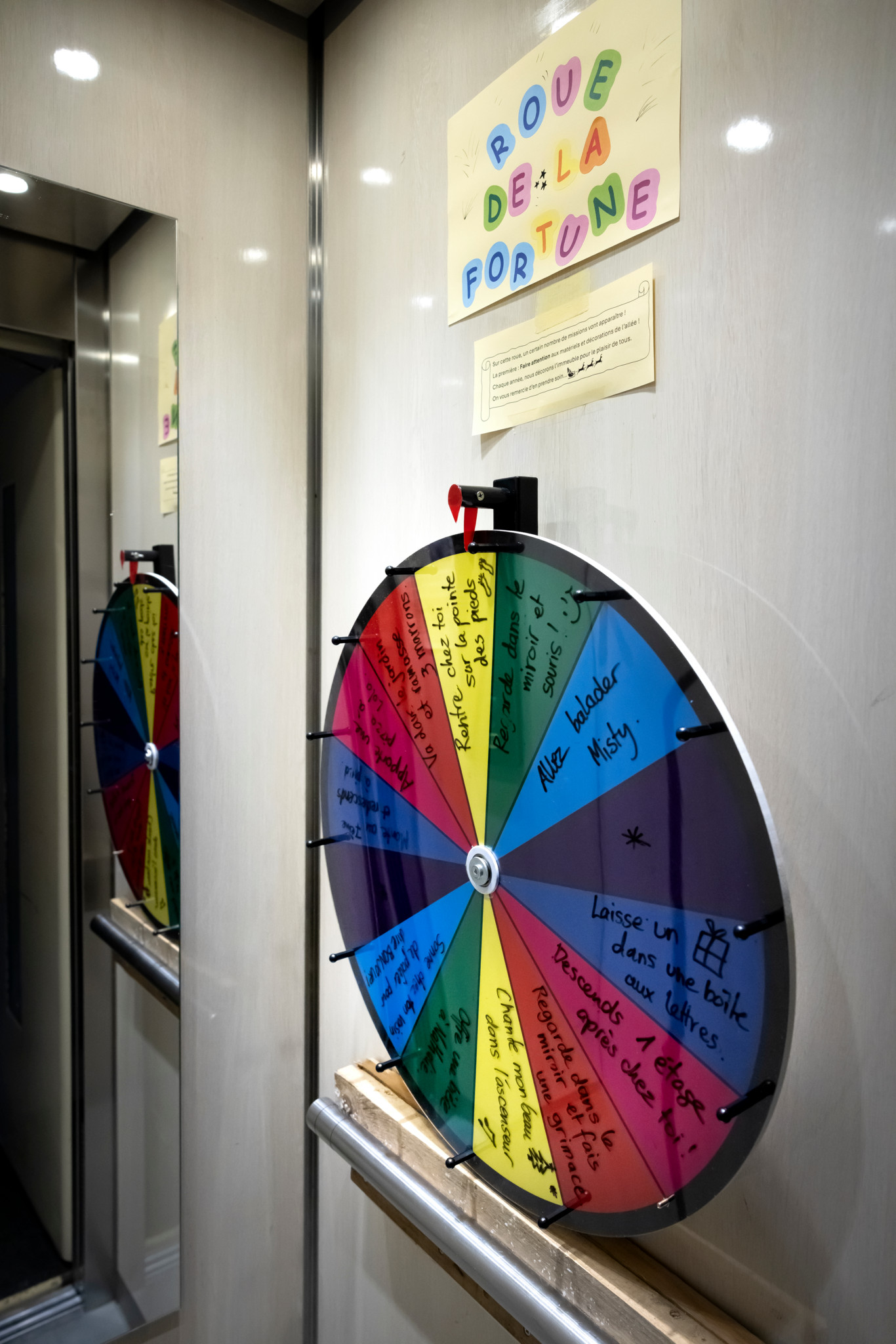 Saint-Jean: un immeuble fête Noël avec un calendrier géant