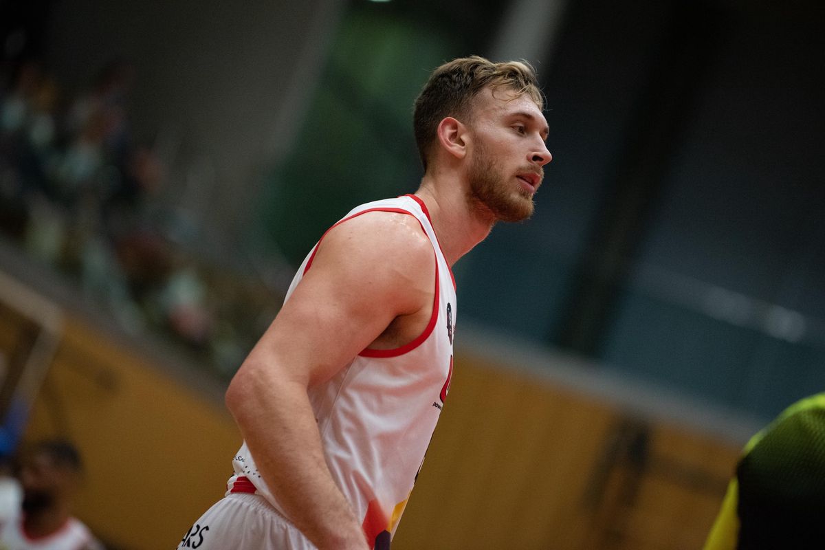 Basketball: James Karnik s’en va, Keith Clanton débarque à Genève ...