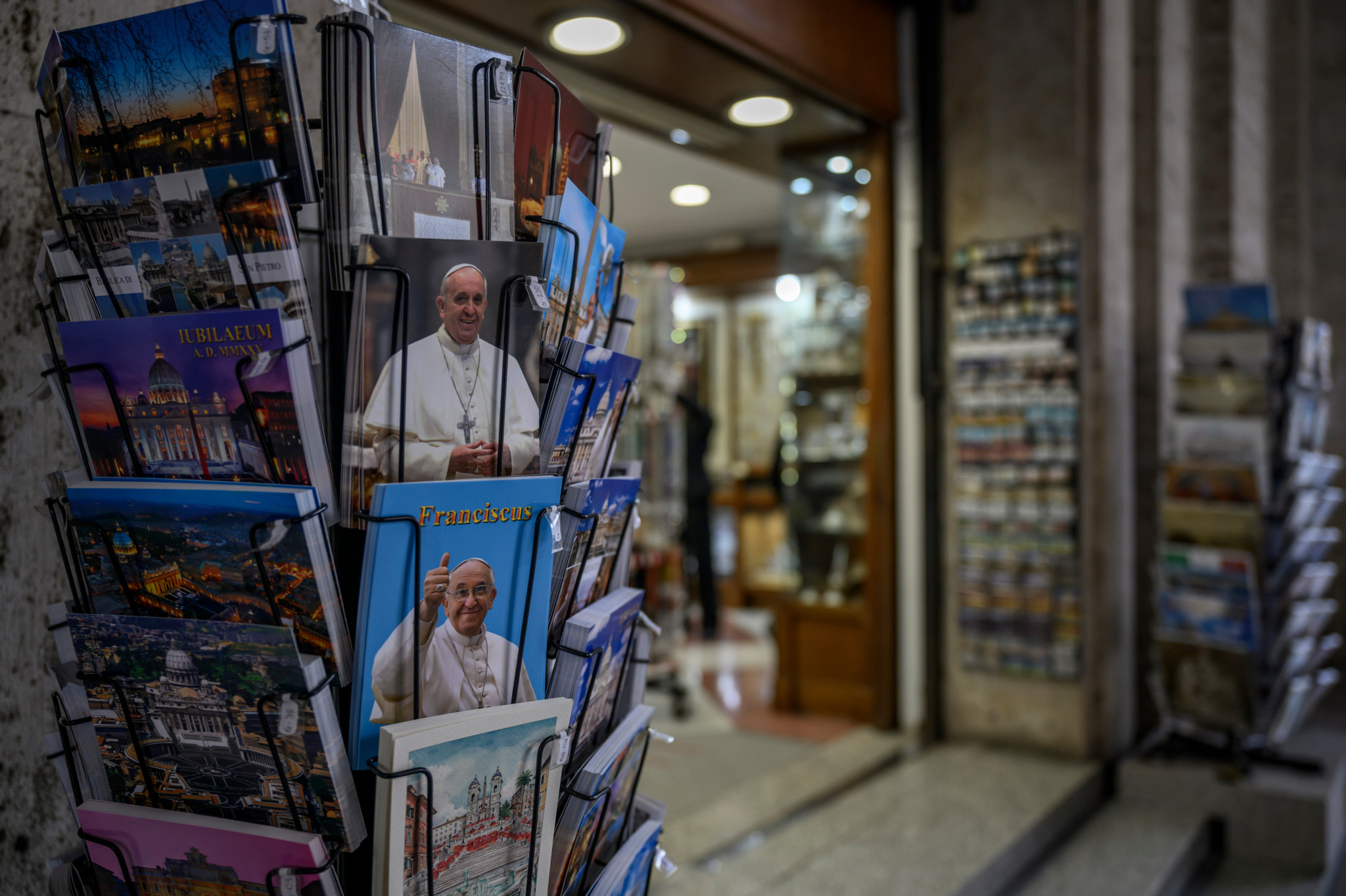 Papst Leo XIV: Vatikan trifft auf Priesterkalender in Rom