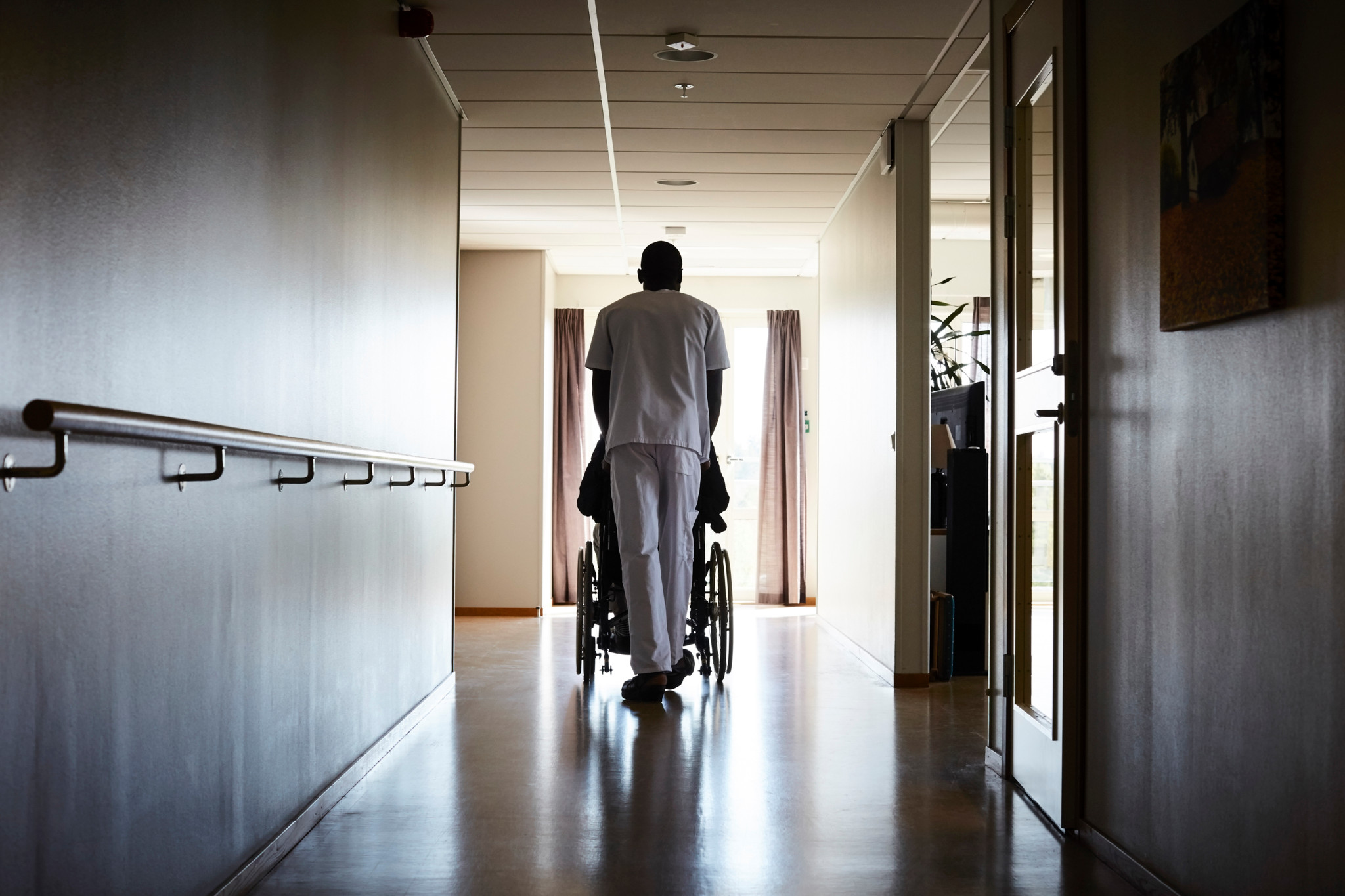 Bezirksgericht Uster: Pflegefachmann bestiehlt Patienten