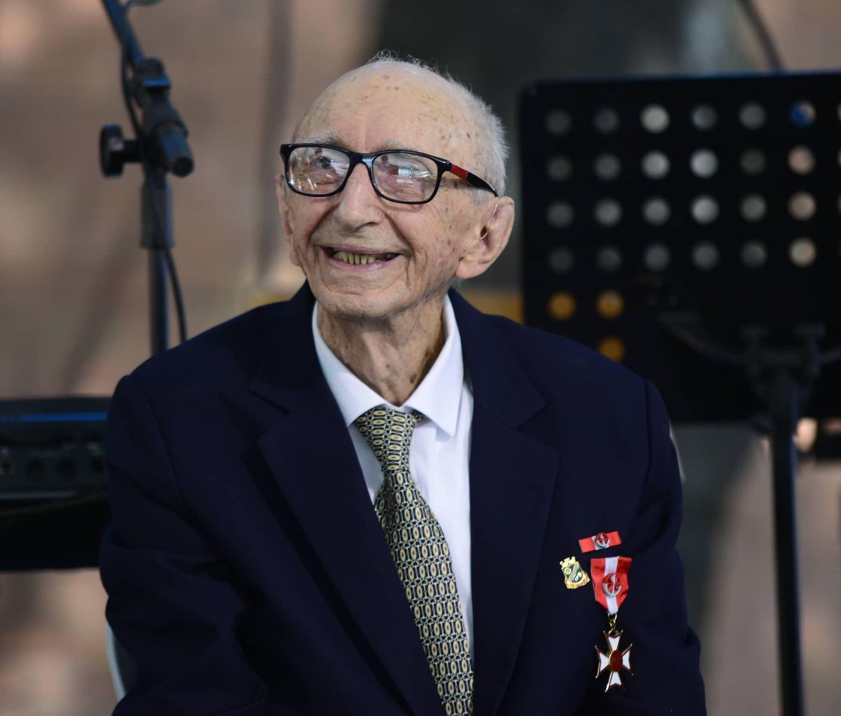 Rekord am Arbeitsplatz: Dieser Mann arbeitet seit 85 Jahren in der ...