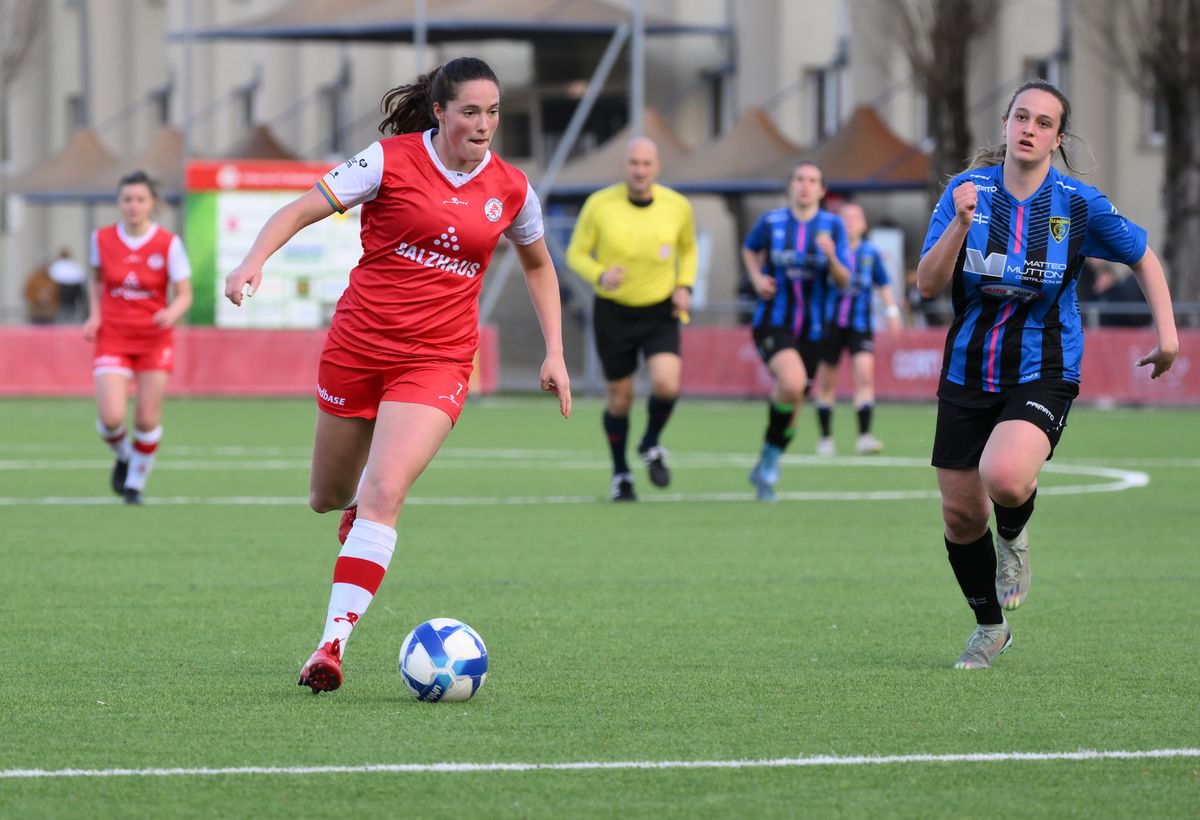 FCW-Topskorerin Elena van Niekerk: «Schon auf dem Flügel wäre ich ...