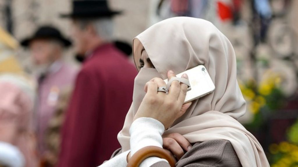 Kopftuch bleibt ein patriarchales Symbol | Der Bund