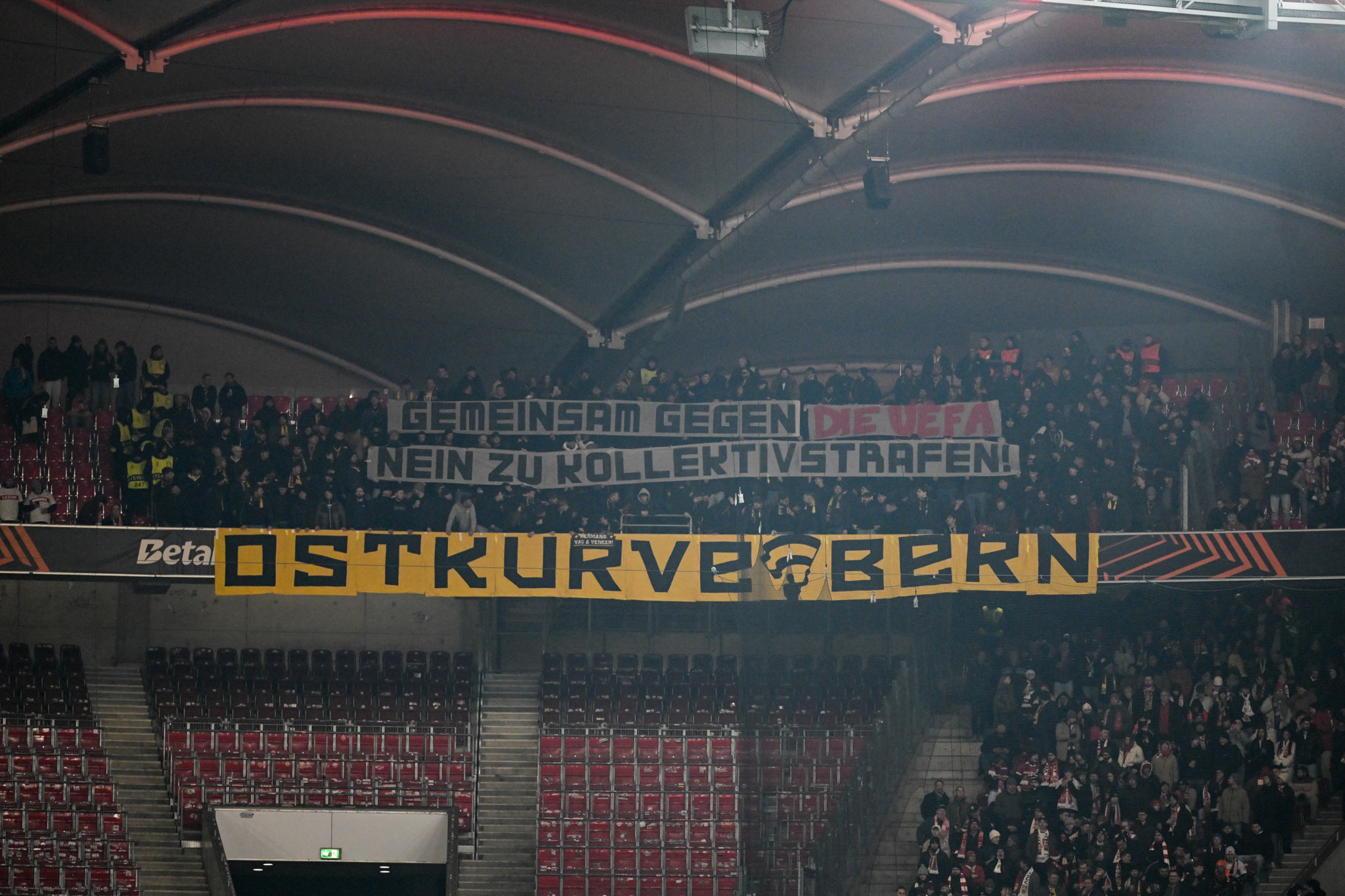 YB: Fans umgehen Uefa-Sperre, Protestbanner in Stuttgart