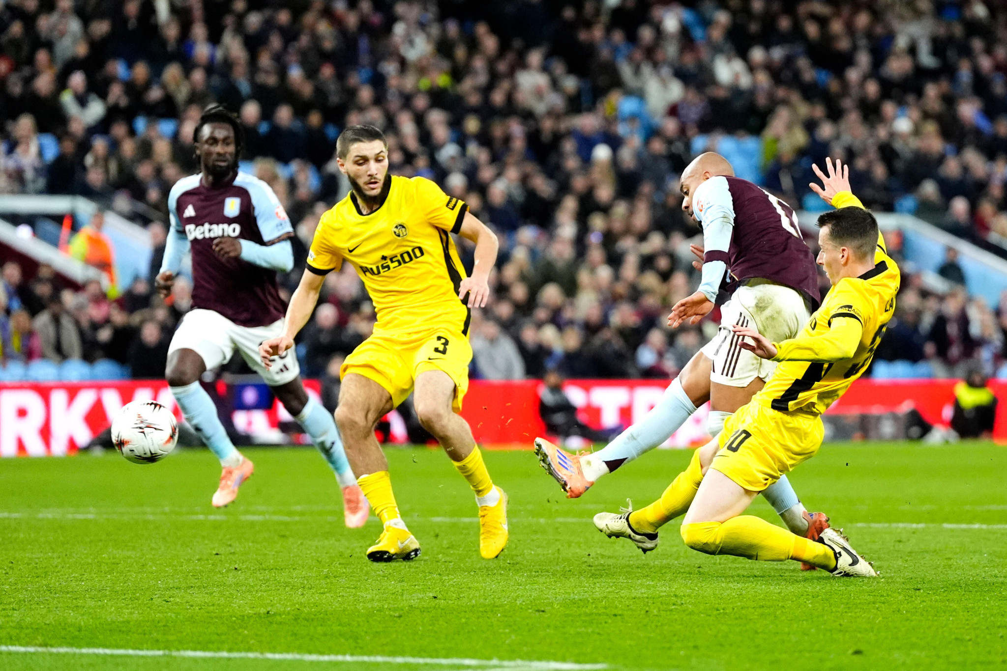Young Boys: défaite 2-1 contre Aston Villa en Europa League